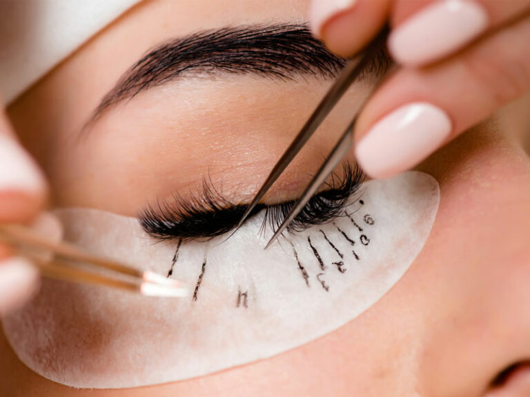 Comment devenir une technicienne en extensions de cils